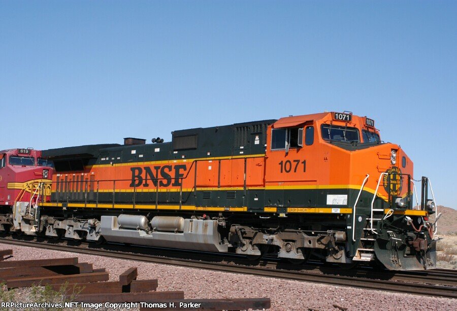 BNSF 1071 C44-9W